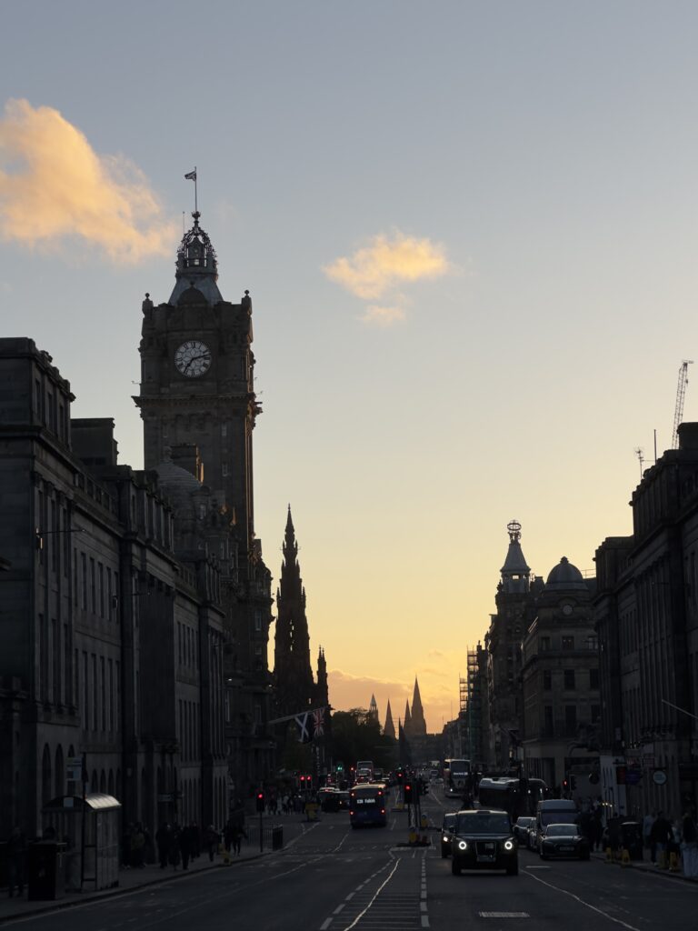 Top 4 Spots for Stunning Sunrises and Sunsets in Edinburgh - Thuy's ...